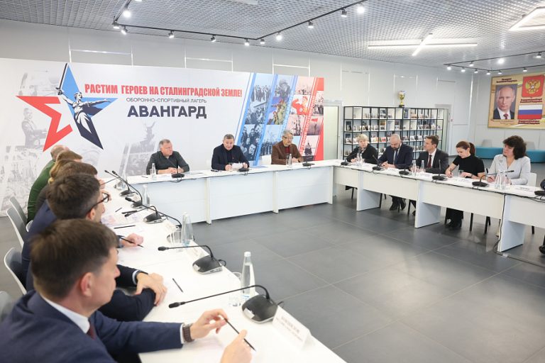 «Работаем дальше»: Андрей Бочаров поставил задачи на 2026 год по развитию «Авангарда» и «Юного ...